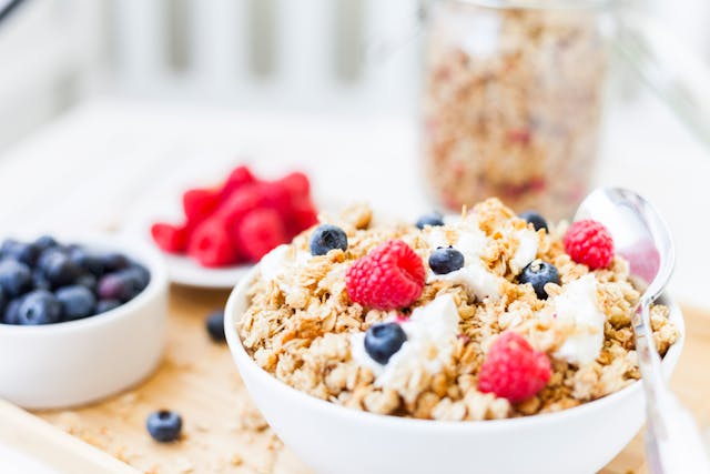 Associations Between Gut Microbiota, Food Insecurity, and Cognitive ...